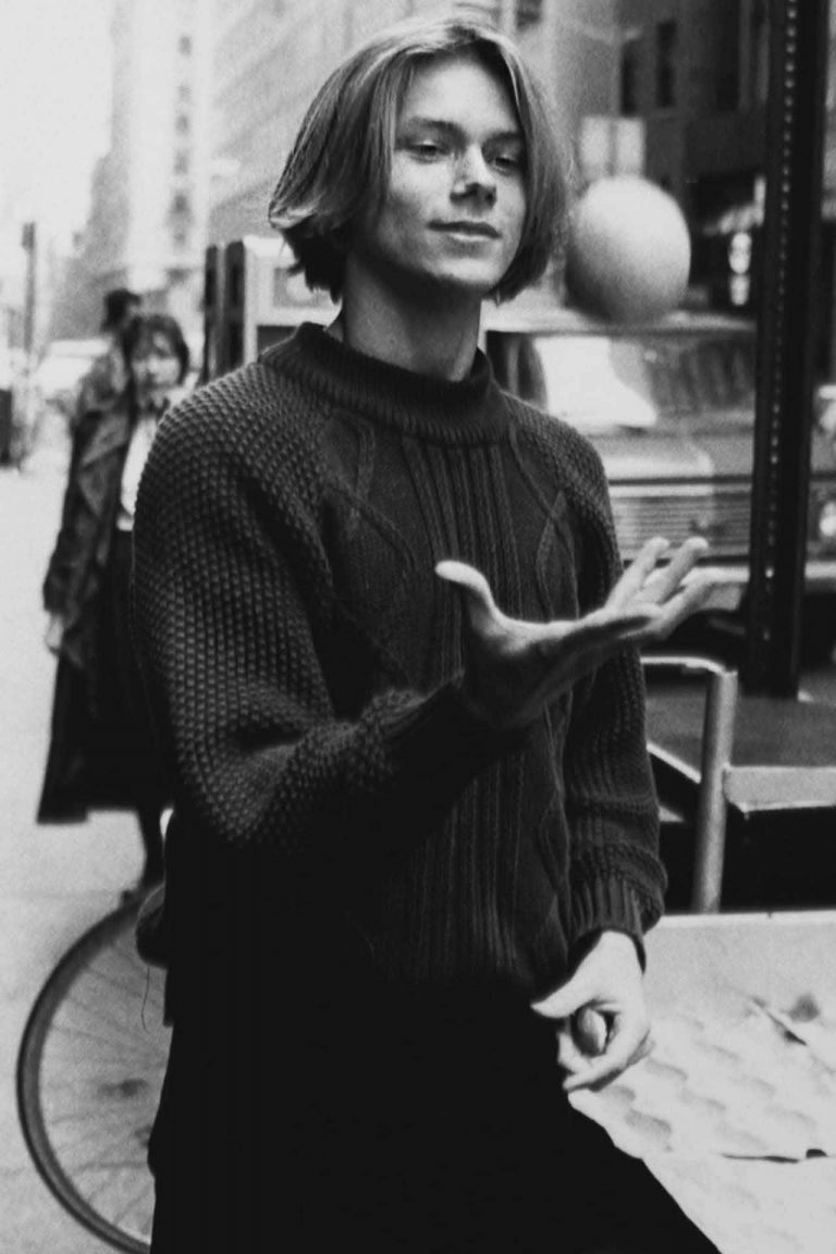 River Phoenix | Biography, Early Career, Family, Death