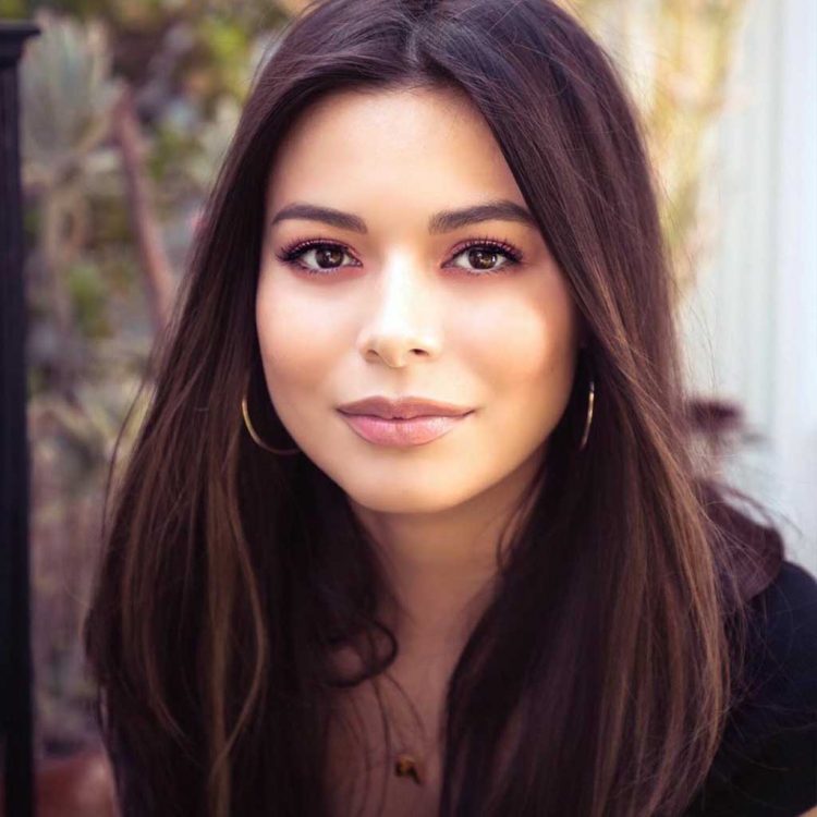 Miranda Cosgrove| Bio, Career, Movies, Net worth 2020, Wealth