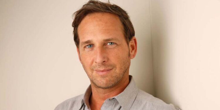 Josh Lucas |Bio, Movies, Wife, Son, Show, New Net Worth 2021