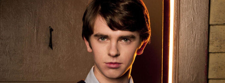 Freddie Highmore Biography- Girlfriend, New Net Worth 2021