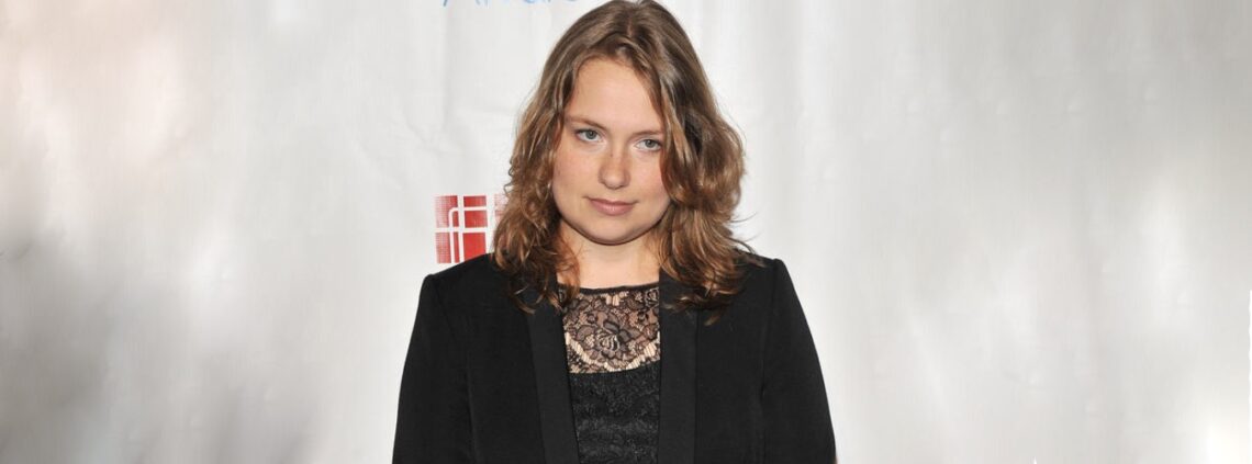 Merritt Wever Biography - Movies, Awards, New Net Worth 2021