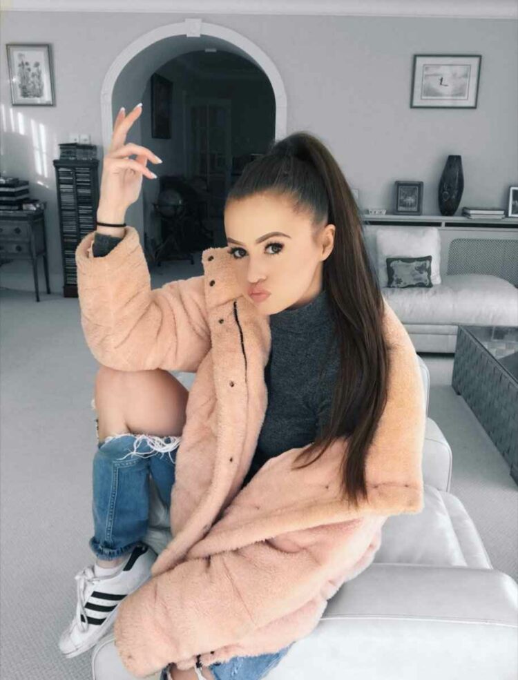 Holly Horne Biography -Age, Fact, Height, New Net Worth 2021