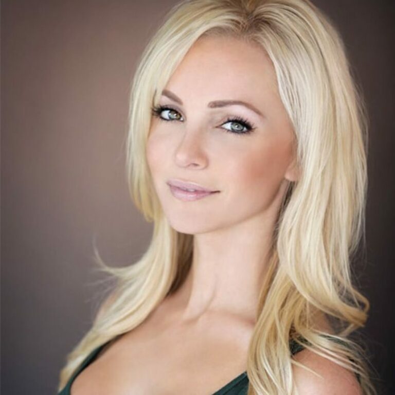 Actress Amanda Landry Movies, Latest Photos & New Bio 2021