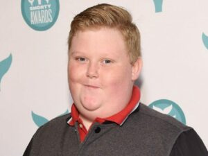 Youtube Star Brandon Bowen Age, Vines, & New Biography 2021