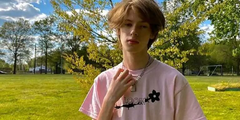 tiktok Star Brett Law Bio | Music, Dating, New W!orth 20211