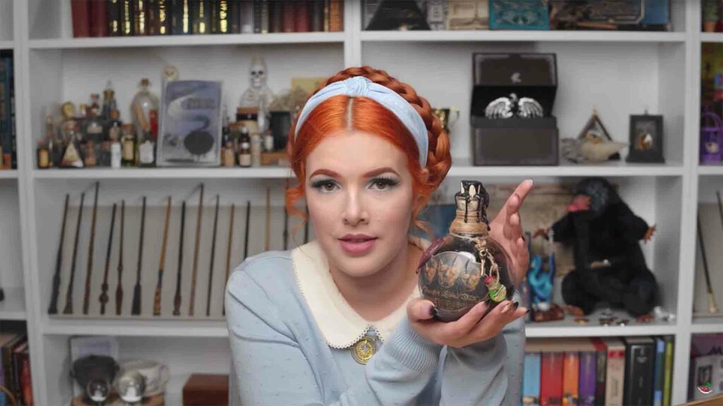 Cherry Wallis Bio - Blogs, Merchandise, New Net Worth 2021