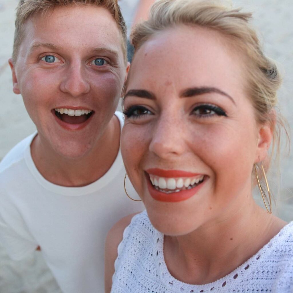 Emma Poppy Deyes | Bio, Relationship, New Net worth 2021