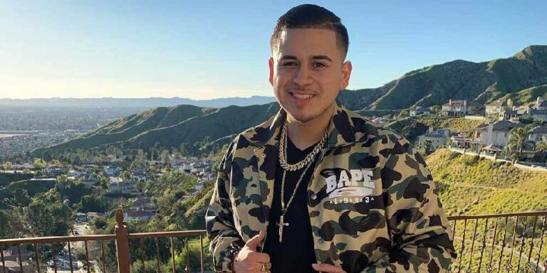 Singer Jesus Ortiz Paz Age, Dating History & New Bio 2021