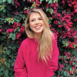 Social Media Star Mikaela Long Age, Vines, Merch & Bio 2021