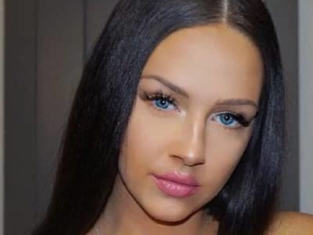 Alexandra Rose King | Age, Relationship,& New Net worth 2021